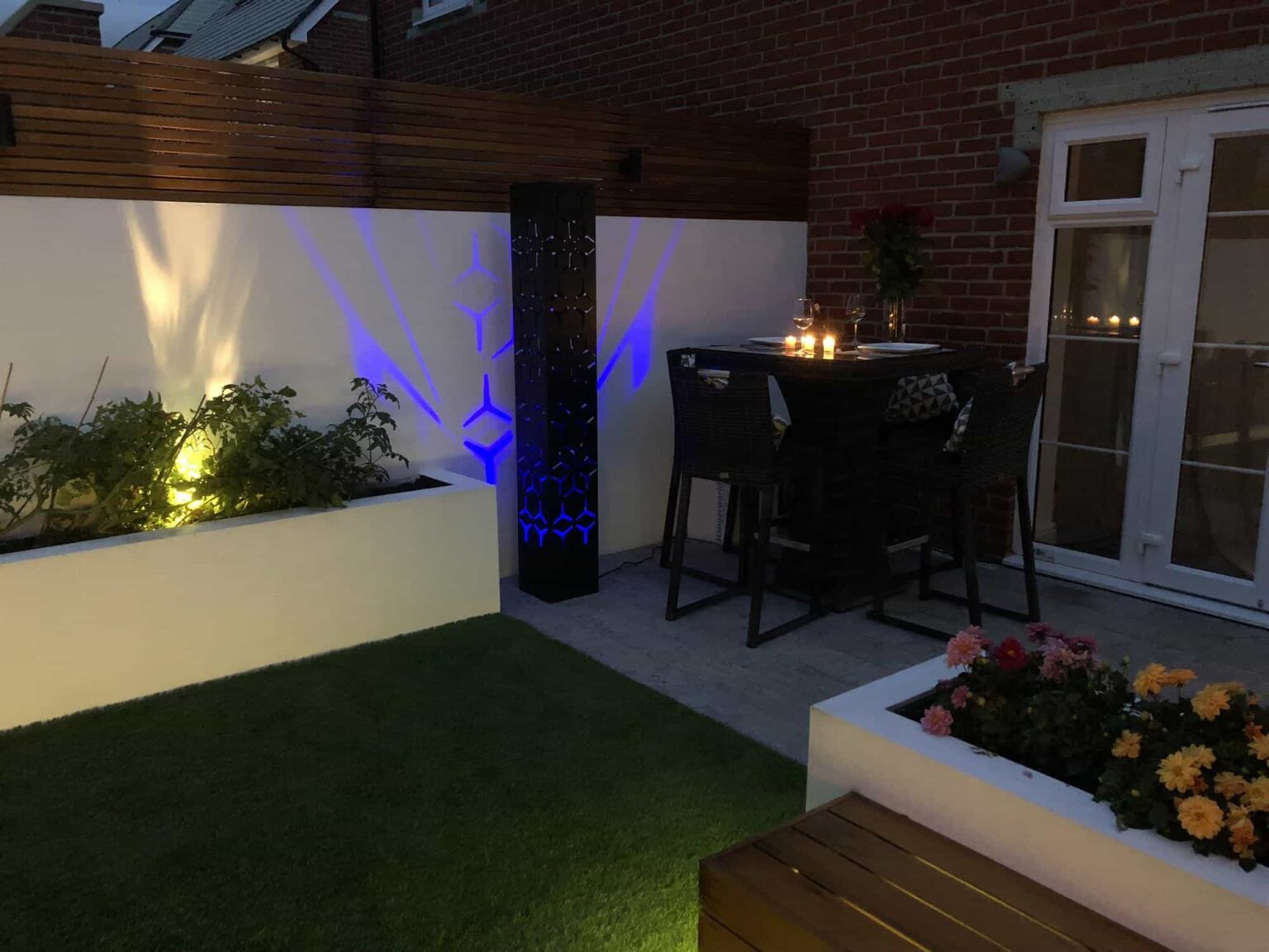 LED Light Towers 1800mm high x 265mm wide | Geo | Jet Black Powder Coat ...